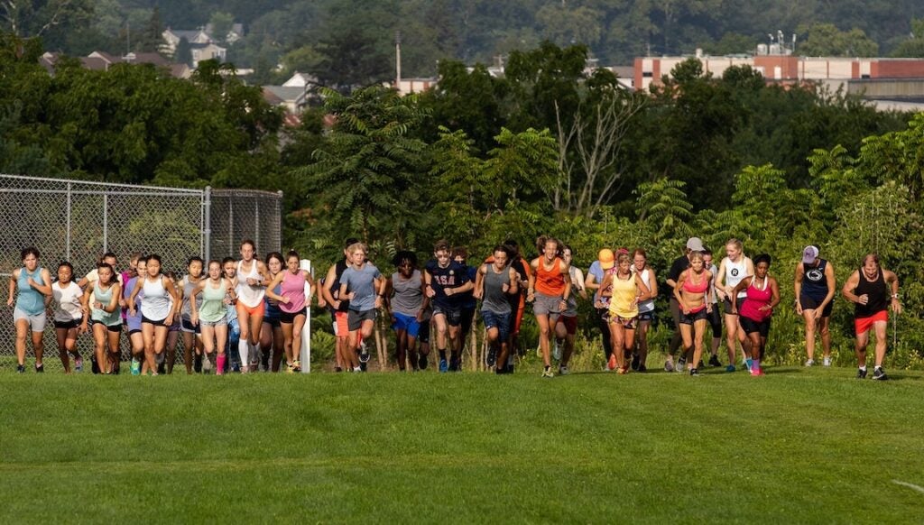 Try These 4 Classic Cross Country Workouts to Get Faster - RUN ...