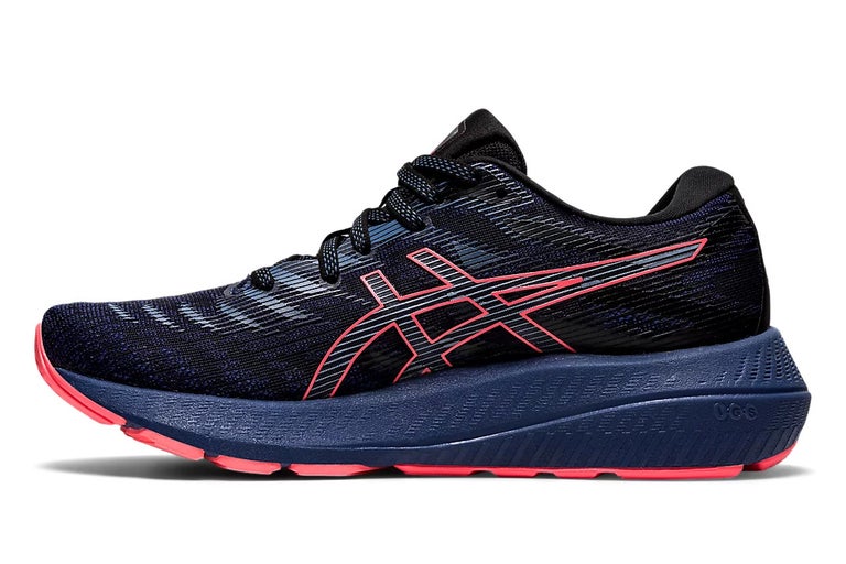 Best Running Shoes for Women with Flat Feet - RUN | Powered by Outside