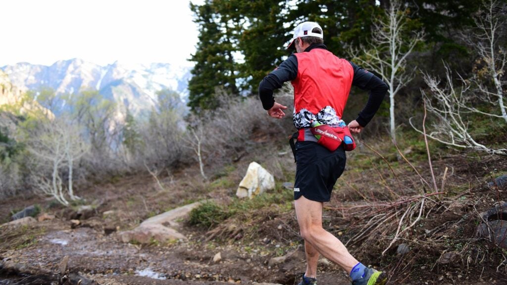 3 Ways to Carry Water on Runs - RUN | Powered by Outside