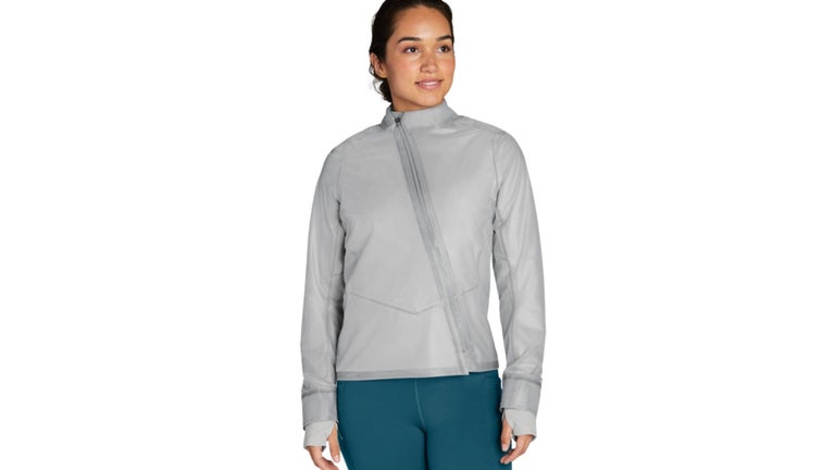 Runner’s Gift Guide: Running Gear for All Your Besties - RUN | Powered ...