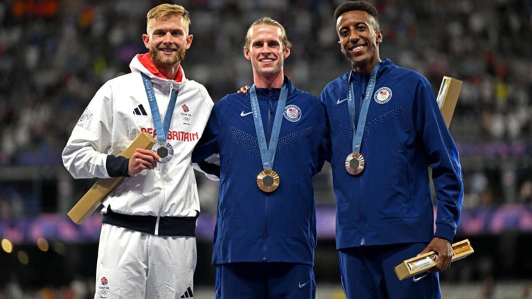 How Cole Hocker won the Paris Olympics 1500