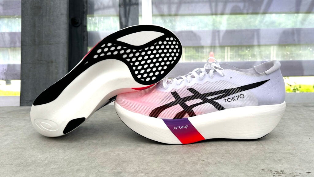 Asics Metaspeed Ray Review: Inside the Lightest Super Shoe Ever